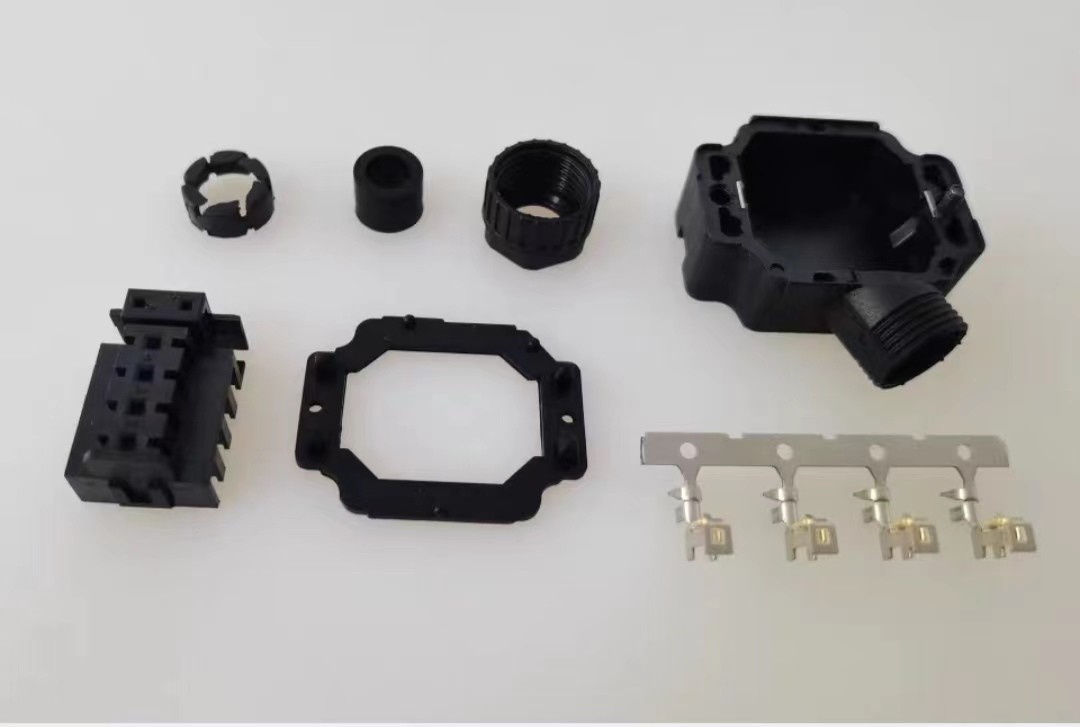 6pin 7pin Inovance Similar Servo Motor Connectors 100V Voltage Rating ...
